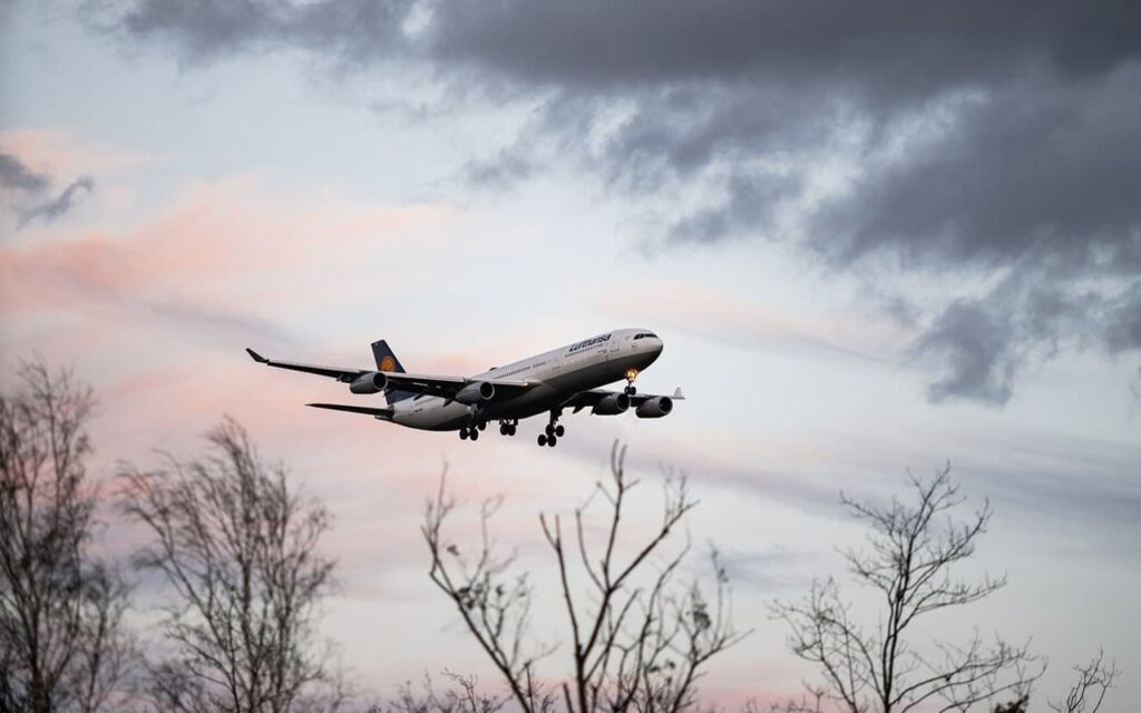 Giant Flying Boat: Hughes H-4 Hercules - LAramieAIRport